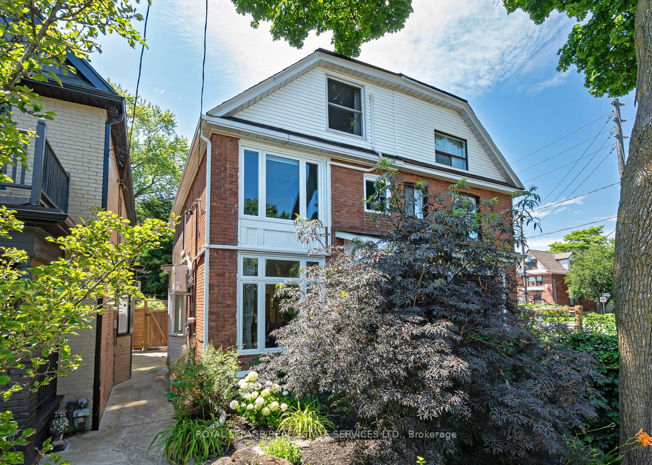 132 Bertmount Ave, Toronto, Ontario M4M2X9 Sold History | HouseSigma